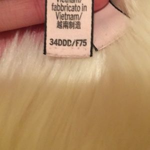 Victoria's Secret | Intimates & Sleepwear | 34 Dddf75 Victorias Secret ...